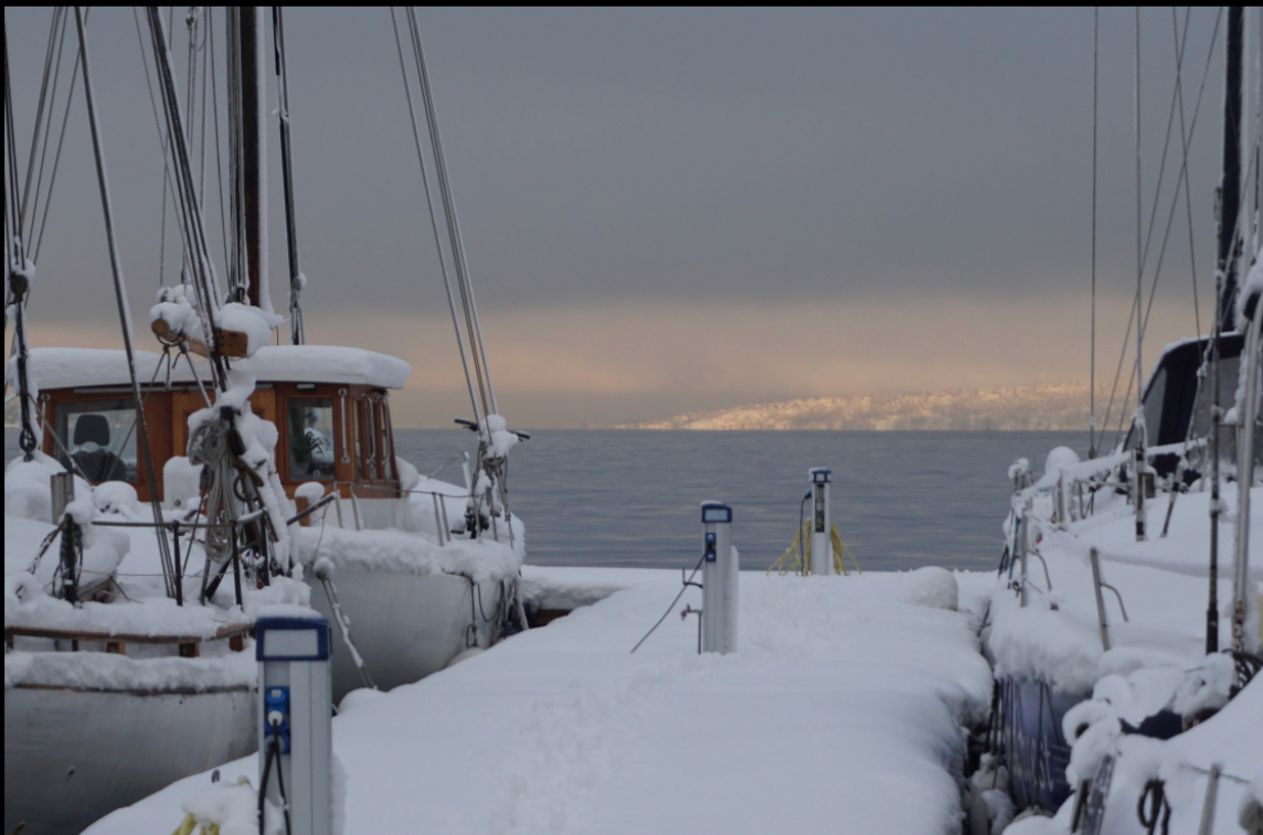 Our first winter as liveaboards! | Sailing TwoCaptains